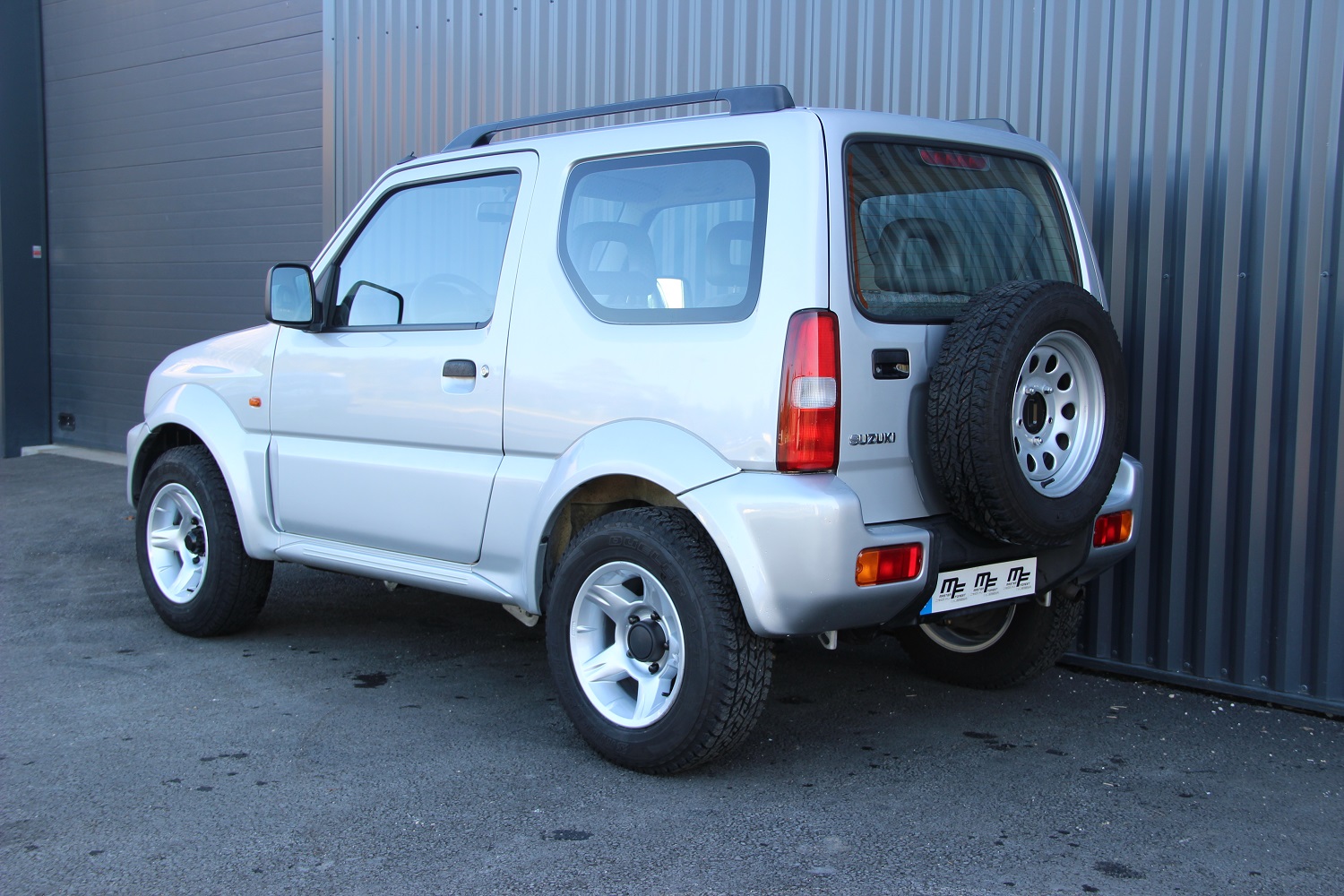 Suzuki Jimny 1.3L JLX gris - MASTERFOREST
