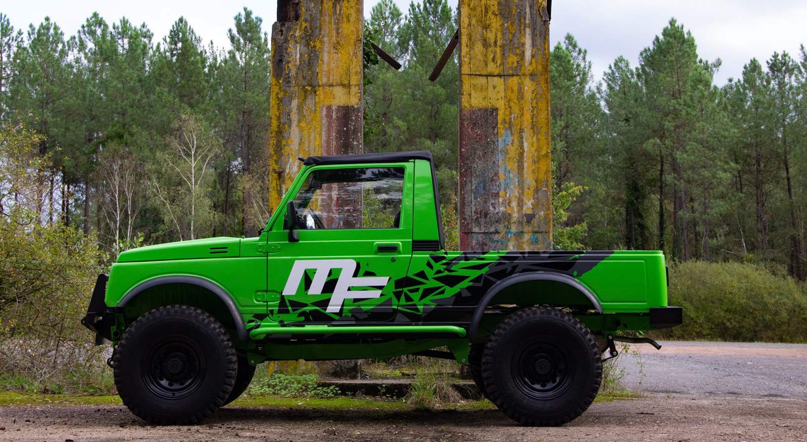 Suzuki Samurai Pickup green and black - MASTERFOREST